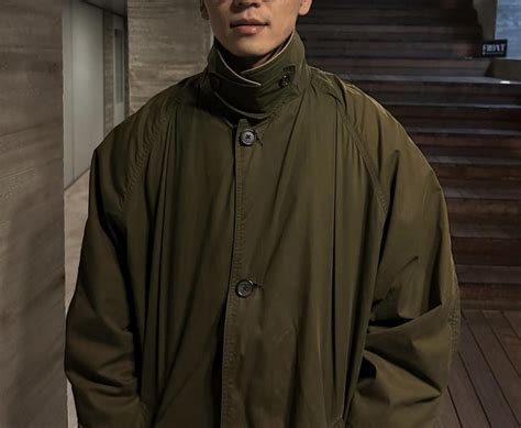Can Anyone Help Me Find This Coat Or Similar Thanks Rfindfashion