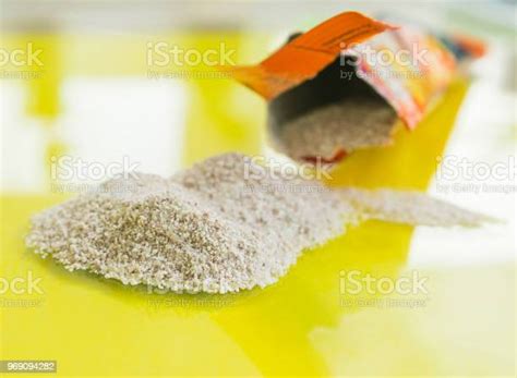 인스턴트 커피 우유 가루와 설탕 패키지입니다 클로즈업 선택적 초점입니다 가루로 빻은에 대한 스톡 사진 및 기타 이미지 가루로 빻은 제품용기 0명 Istock