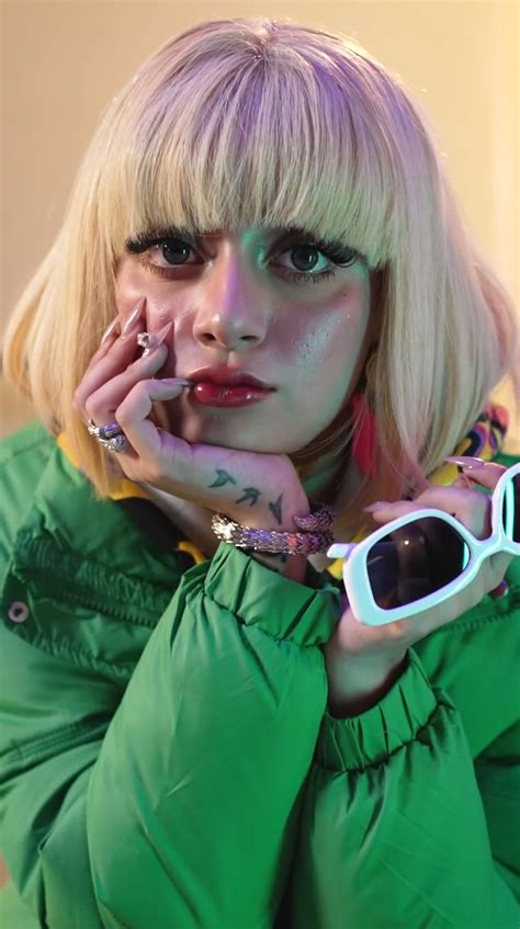 Public Makes Fun Of Alizeh Shahs Recent Photoshoot Reviewit Pk