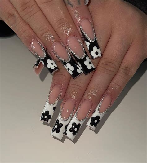 40 Classic Acrylic Nails To Inspire You