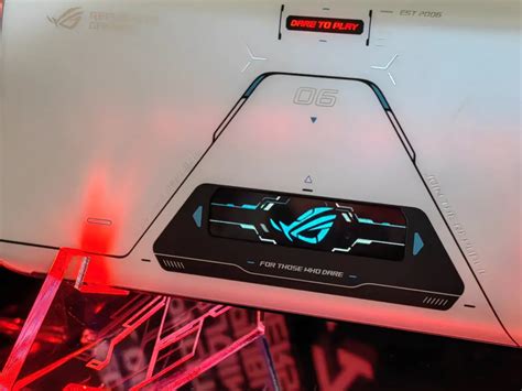 Harga Mulai Jutaan Rupiah Asus Rog Phone Series Resmi Hadir Di Indonesia Yangcanggih Com