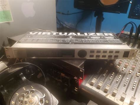 Behringer Virtualizer Reverb Delay Multi Effects Rack Reverb