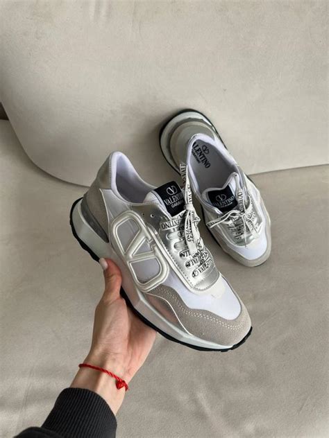 Кросівки White — ціна 2850 грн у каталозі Кросівки Купити жіночі речі за доступною ціною на Шафі