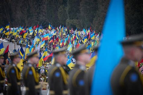 На Личакові президенти та перші леді України й Латвії вшанували память загиблих українських