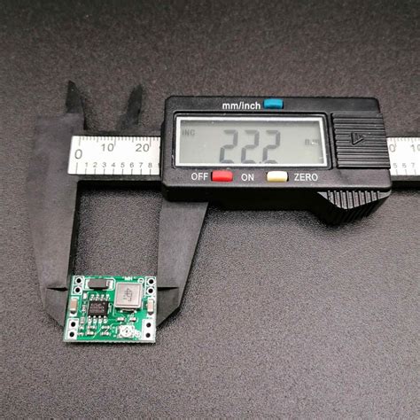 Mini Step Down Convertitore Regolabile Dc Dc Xm1584 3a 4 5v 28v Uscita 0 8 28v