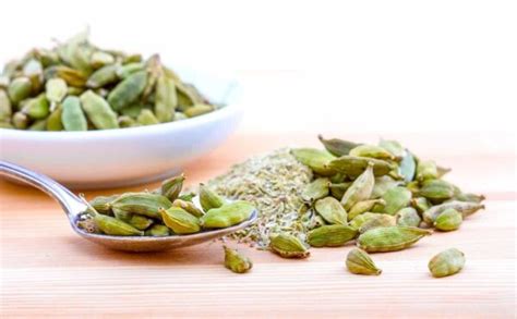 Cardamom Vs Coriander Whats The Difference