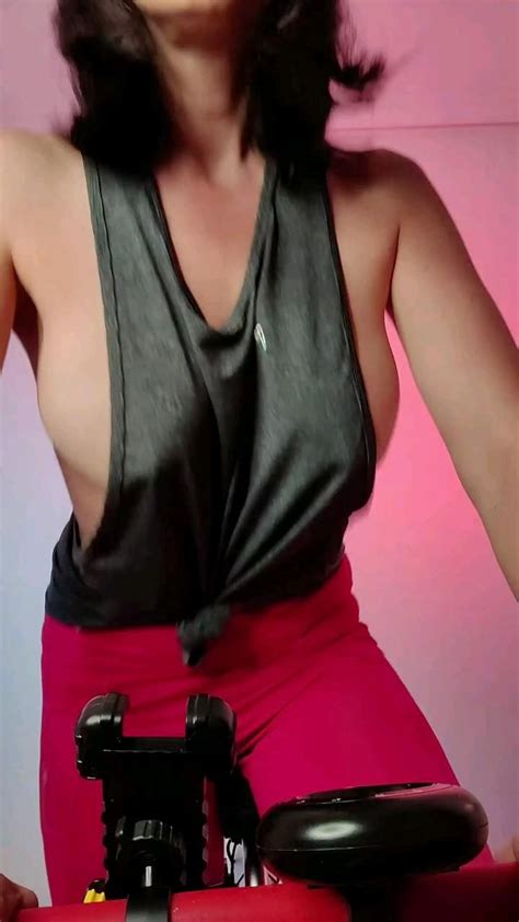 A Bold Fashion Naughty Woman Show Her Big Bouncing Boobs And Side Boobs In Tank Top Artofit