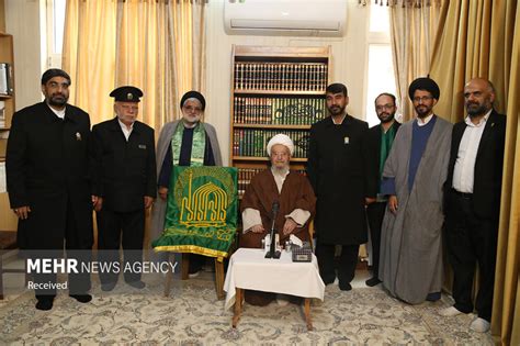 دیدار خادمان آستان قدس رضوی با آیت الله مکارم شیرازی عکس خبرگزاری