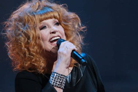 Самые популярные песни Аллы Пугачевой список топ 10 известных