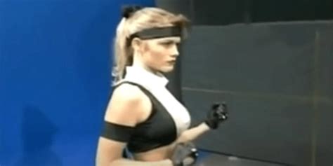 Unocero Kerri Hoskins Vuelve A Vestirse Como Sonya De Mk3 A Los 50 Años