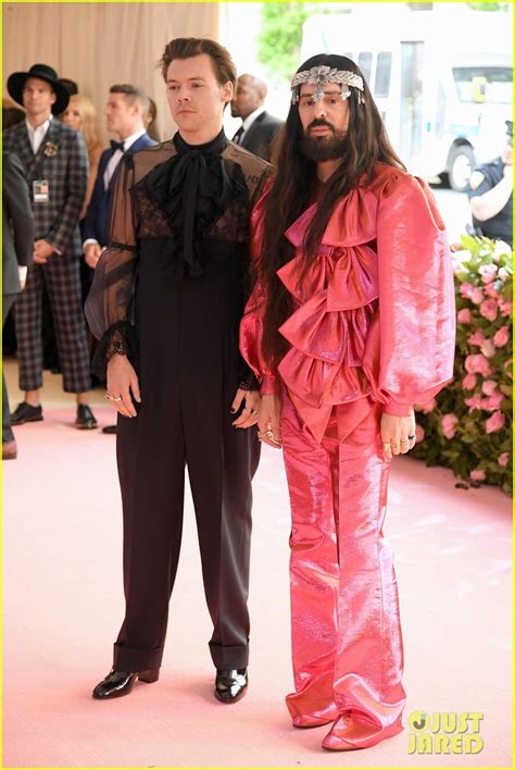 Harry Styles Wears Gucci For His First Met Gala Photo 4284896