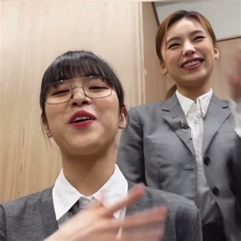 Itzy Reaction Memes On Twitter Itzy Ryujin Yeji Fake Laughing Giggling Sped Up Itzy Reaction Memes On Twitter Itzy Ryujin Yeji Fake Laughing Giggling Sped Up