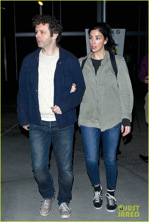 Sarah Silverman Doesn T Think Chelsea Handler S Topless Pic Is Offensive Photo