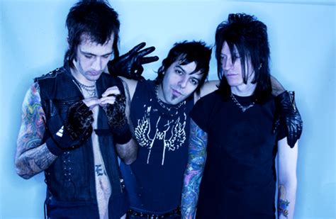 Sex Slaves Cкачать бесплатно в Mp3 слушать музыку онлайн на портале Musify