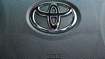 Discontinued Toyota Corolla Altis [2011 2014] Images Carwale