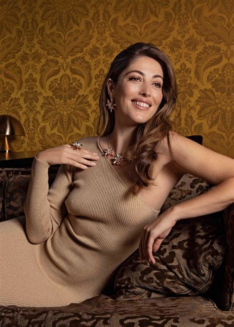 Nadia The Model Booker