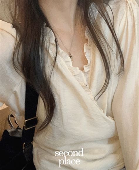 세컨드플레이스 린치 프릴 랩 로맨틱 셔링 퍼프 글로시 블라우스 3color