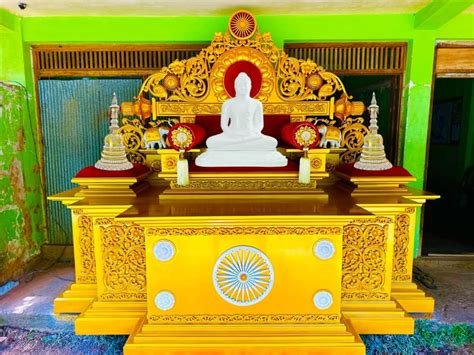 ලොකු නිර්මාණ කළාට මට තියෙන්නේ පොඩි ඉඩක්…🙏🇱🇰💪🥰 ඒ ඉඩකඩින් උපරිම ප්‍රයෝජන අරන් ඒ ආසනය අව්ව වැස්ස