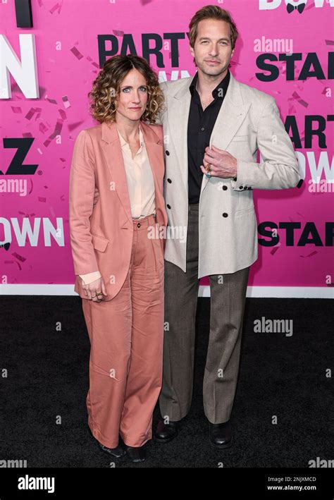 Westwood Los Angeles California Usa February 22 Amy Russell And