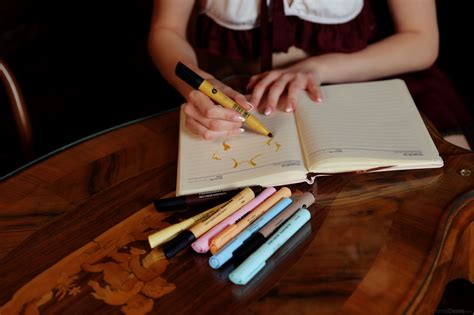 Amateur Girl Eternal Naked Art Lola Red High