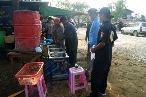 ဖားကန့်၌ ကိုရိုနာဗိုင်းရပ်စ် ကြိုတင်ကာကွယ်ရေးအဖြစ် မြို့နယ်၏ဝင်ထွက်ပေါက