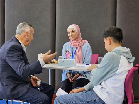 اجتماع أولياء الأمور الأول للصف الثاني عشر بفرعيه العلمي والأدبي