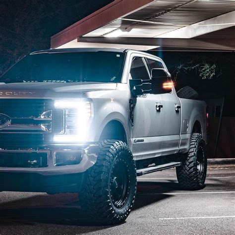 Ford F 250 Superduty At Night With Alumiduty And Vivid Racing Features