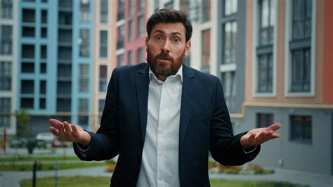 15 Signs You Really Dont Like Other People