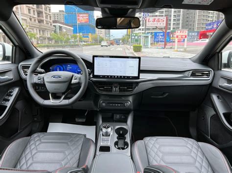 Ford福特 Focus 2024 Ford Focus Wagon 15 St Line Vignale 只跑1800公里 跟新車只差