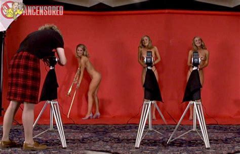 Голая Робин Палмер в The Ladies Man