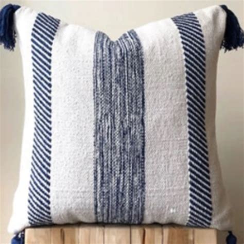 Manufactuers And Exporters Of Cushions