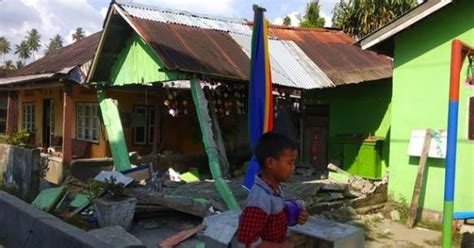 Gran Destrucción Causaron Fuerte Terremoto Y Tsunami En Indonesia
