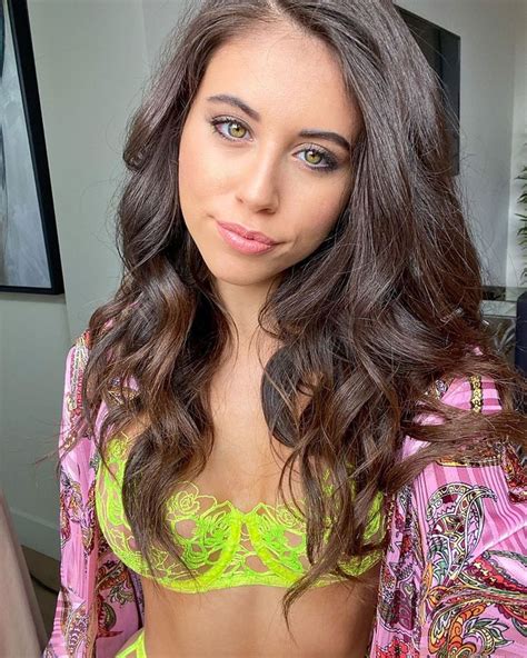 Violet Summers Beautiful Women Pictures Beauty Short Skirt Babes