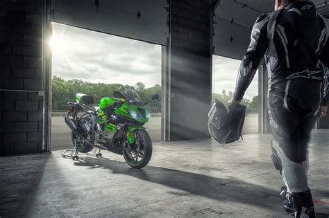 2018 Kawasaki Ninja Zx 6r Abs Krt Review Total Motorcycle