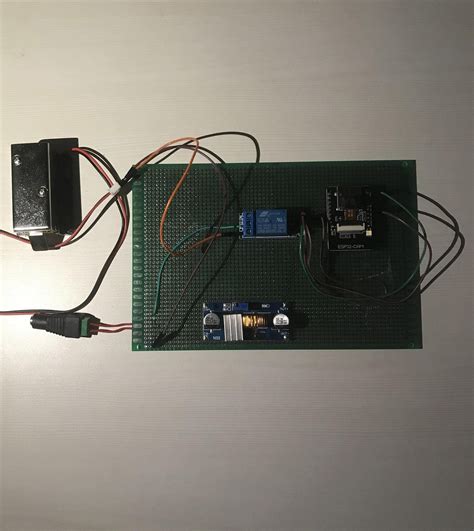 Hand Gesture Controlled Door Lock With Esp32 Opencv Mediapipe Mqtt