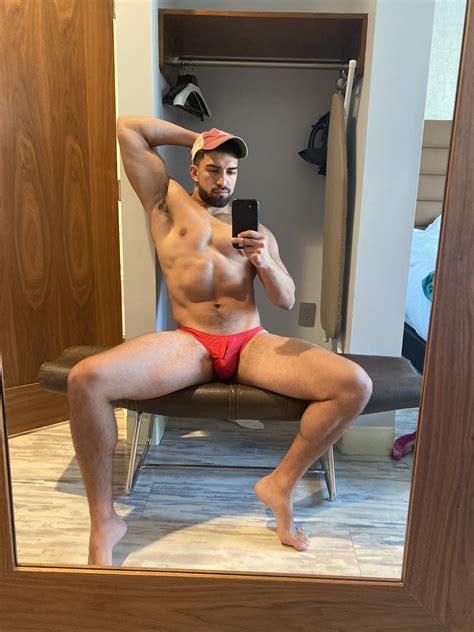 Nick Las Feet