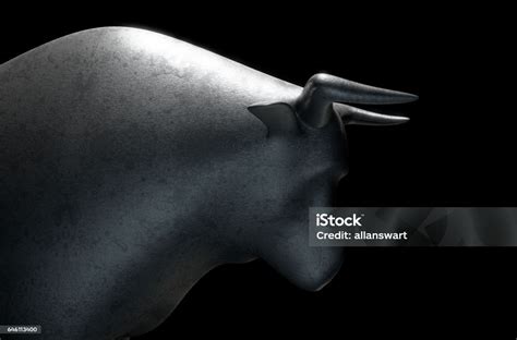 극적인 빛을 대표 하는 금융 시장 동향에 양식된 황소를 묘사 하는 금속 주조 황소에 대한 스톡 사진 및 기타 이미지 황소 개념 경외감 Istock