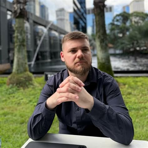 Daniel Abegg Wunderli Daniel Abegg • Threads Say More