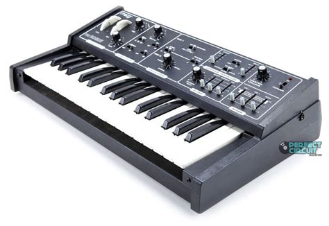 Moog Rogue Vintage Synth Explorer