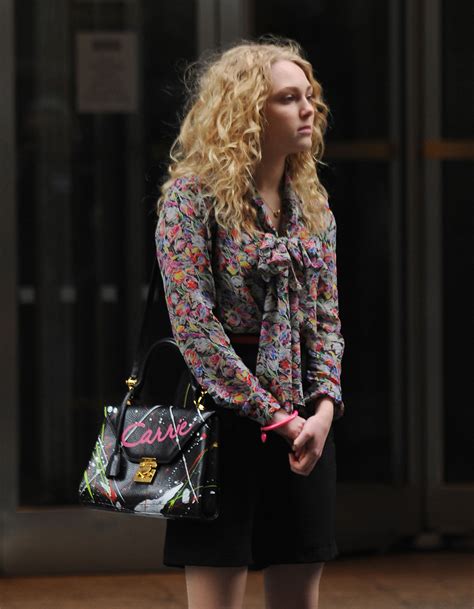 Annasophia Robb On The Carrie Diaries Set In New York Hawtcelebs