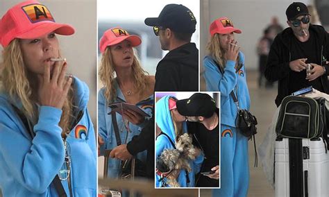Tara Reid Latest News Views Gossip Photos And Video Daily Mail