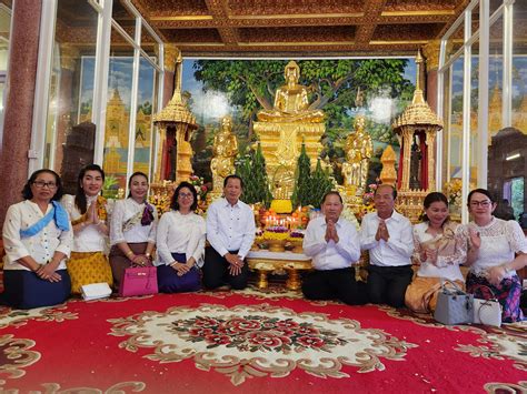 ទឹកប្រាក់ជាង ២៣ម៉ឺនដុល្លារ ប្រតិភូសមាគមឧកញ៉ាកម្ពុជា ចូលរួមបុណ្យផ្កាប្រាក់សាមគ្គី ជួសជុលមហាកុដិ