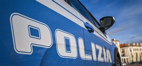 Il Figlio Spaccia La Polizia Scopre Altra Droga In Casa Arrestata
