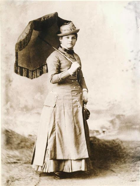 11 Amazing Portraits Of The Most Notorious Prostitutes And Madams Of