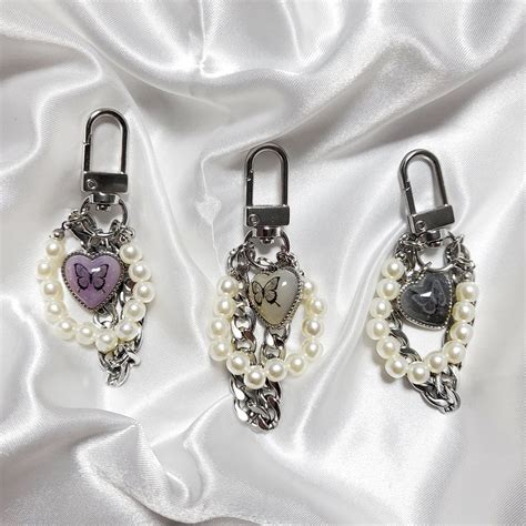 자체제작 나비진주키링 3color 에어팟키링 버즈키링 핸드폰고리 핸드폰키링 하이틴 키치 나비 하트 비즈 키링 에이블리