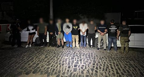 Прикордонники затримали на Одещині подружжя перевізників порушників кордону Інтент