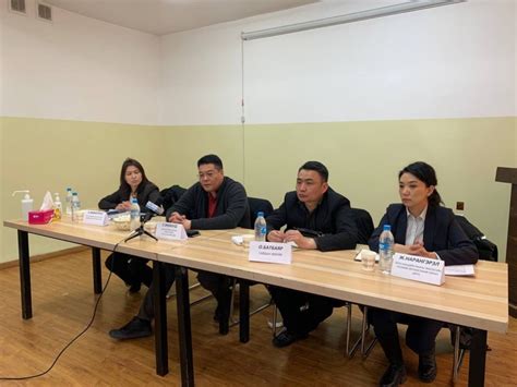 Эрүүл мэндийн сайд С Энхболд Хөвсгөл аймагт ажиллаж байна