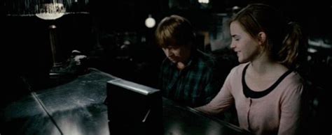 哈利波特“罗恩”当爸爸了，妻子却不是赫敏：我的青春结束了… 知乎