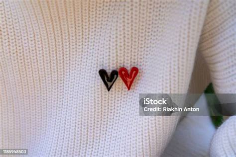 하트는 빨간색과 검은 색을 그렸다 발렌타인 데이 사랑의 상징 0명에 대한 스톡 사진 및 기타 이미지 0명 겨울 계절 Istock
