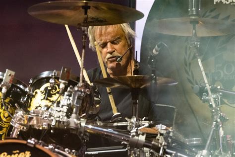 Zz Tops Frank Beard Stepping Away From Tour Due To Health Issue